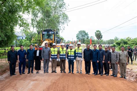 ក្រសួង អភិវឌ្ឍន៍ជនបទ និង ក្រសួងទេសចរណ៍ ចាប់ផ្ដើមសាងសង់ផ្លូវ ជនបទ៣ខ្សែ ភ្ជាប់ទៅរមណីយដ្ឋាន ៣នៅ