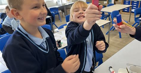 A Busy Friday Afternoon In Year 3 Science Computing Delph Side Community Primary School