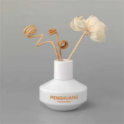 Custom 100ml Gyro Shape Glass Diffuser Bottle Manufacturers Suppliers