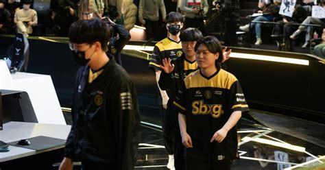 포토 개막부터 모래 폭풍 일으키는 리브 샌박