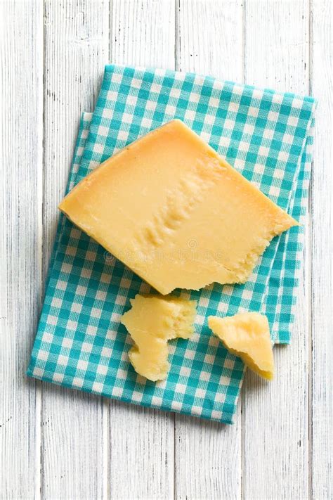 Fromage à Pâte Dure Italien Image stock Image du isolement italien