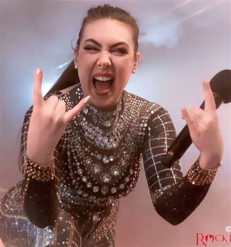 Pin By Snart Wingston On Girlbosses In 2024 Metal Girl Metalcore