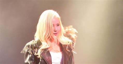 사진 금발미녀 김예림섹시한 각선미