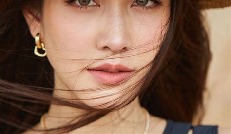 รวมรูปภาพของ มิน พีชญา ใส่ชุดว่ายน้ำเผยผิวสวย ทั้งขาว ทั้งเนียน ลุคนี้ทำใจสั่นอีกแล้ว รูปที่ 3