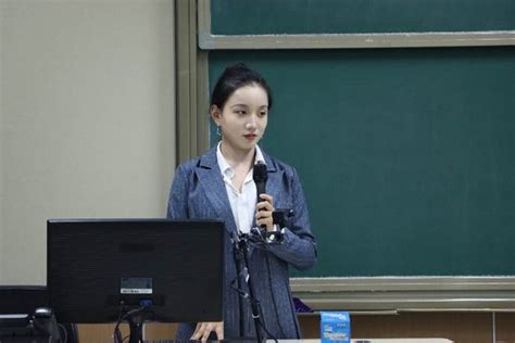 精研博学 笃行仁德国际关系学院举办2021 2022学年班集体述职答辩 北京语言大学国际关系学院