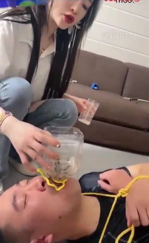 Chinese Femdom Vomit Video 28 日本語で