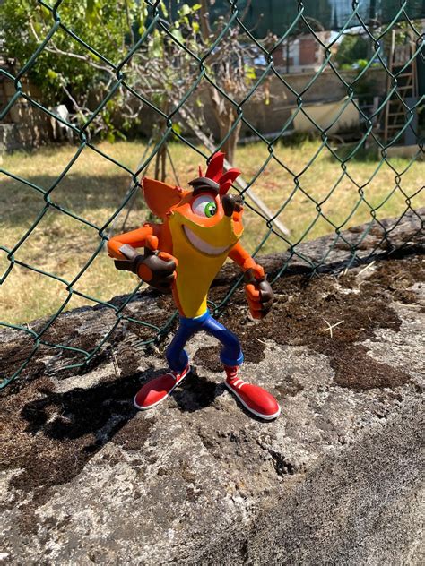 Crash Bandicoot Statue Statue Action Figure Etsy