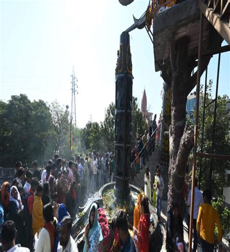 Mahashivratri 2024 Crowd Of Devotees Gathered For Jalabhishek At Gauri