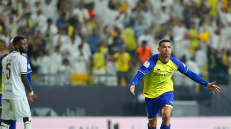 رونالدو يقود النصر لفوز مثير وبرشلونة يسقط أمام بلد الوليد