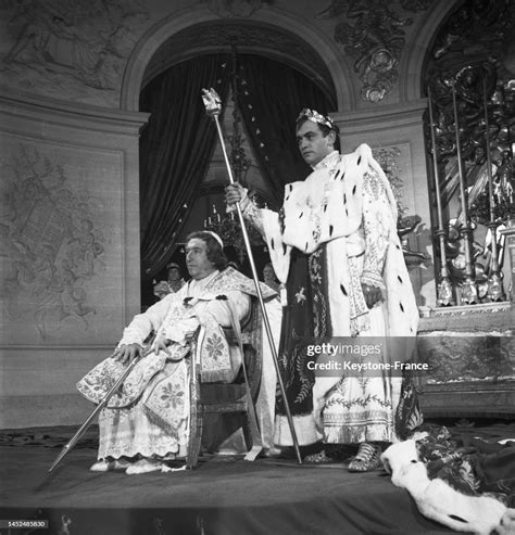 Gino Antonini Et Raymond Pellegrin Sur Le Tournage Du Film News Photo Getty Images