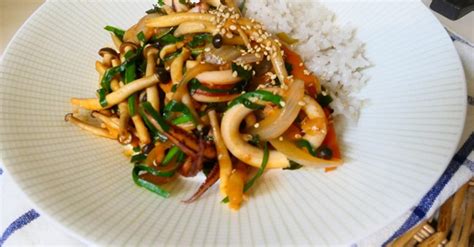 가정의 달 매콤오징어볶음 덮밥으로 맛있게