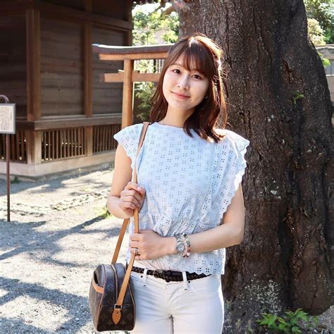 権田裕美さんのインスタグラム写真 権田裕美instagram「 3日に1度スーパーへの買い出しの間に 神社のお参りへ⛩ 早い