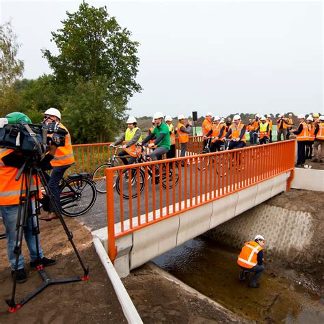 Worlds First 3d Printed Concrete Bridge Opens In The Netherlands
