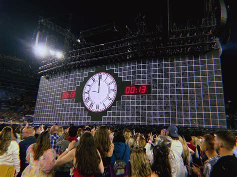 Taylor Swift The Eras Tour Clock Countdown 13 Seconds Nashville