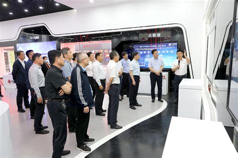校区党委理论学习中心组（扩大）赴泰安联通信息化展厅参观学习 山东科技大学泰安校区