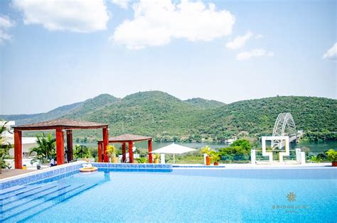 Bridgeview Resort Restaurant Pictures And Reviews Tripadvisor