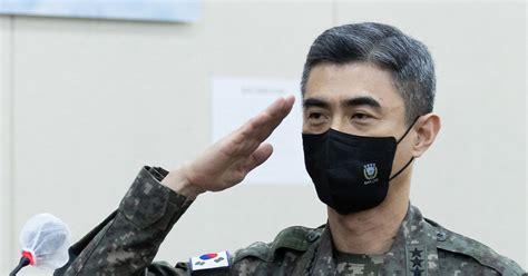 北 무인기 도발 현안 보고 마친 강신철 작전본부장