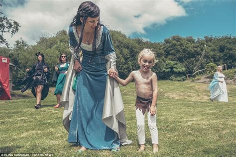 Hobbit Mad Couple Transform Garden Into Middle Earth To Get Married