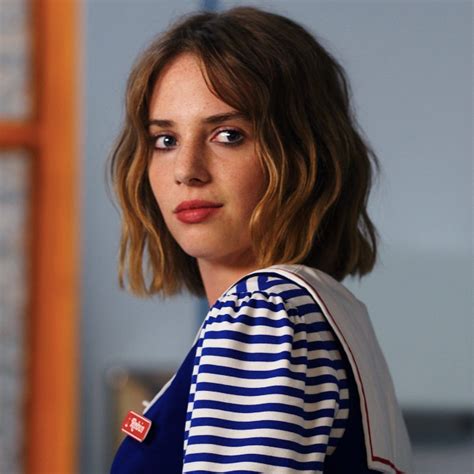 Stranger Things Robin Maya Hawke Season 3 Scoops Ahoy Personagens