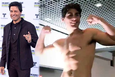 Hijo De Chayanne Sorprende Con Striptease En Pleno Desfile De Modas