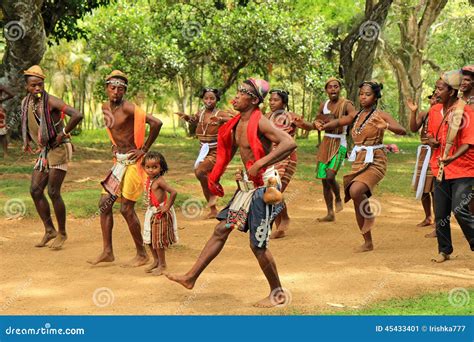 Traditioneller Tanz In Madagaskar Afrika Redaktionelles Foto Bild