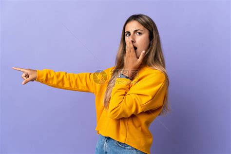 年轻的西班牙裔女高清图片下载 正版图片504369896 摄图网