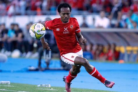 تعرف على موقف بيرسي تاو من مباراة الأهلي والزمالك في السوبر المصري