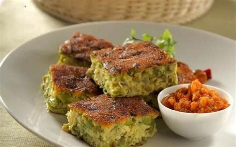 طرز تهیه کوکو لوبیا سبز با گوشت چرخ‌ کرده تبریزی