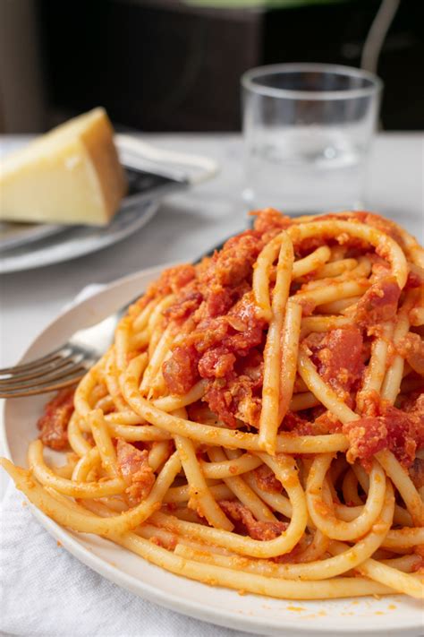 Bucatini All Amatriciana Traditional Recipe Micaela S Kitchen