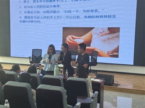 重庆现代制造职业学院（筹）开展“校企共学礼仪之道”培训活动焦点新闻新闻资讯重庆现代制造职业学院