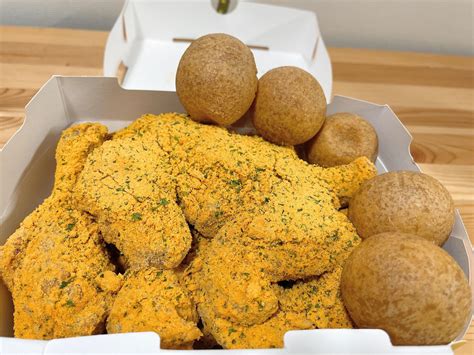 치킨 뭐 먹지 고민 Bhc 치킨 뿌링클 콤보 치즈볼 먹었다