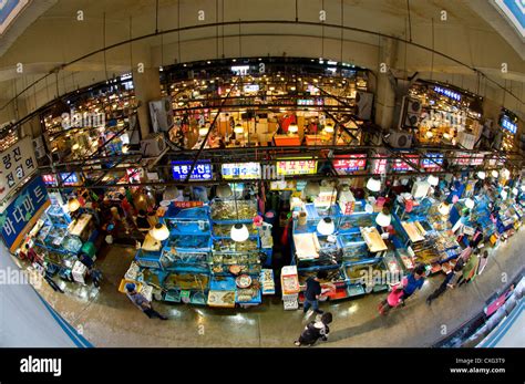 Noryangjin Fish Market Largest Fish Market In Seoul Seoul Korea