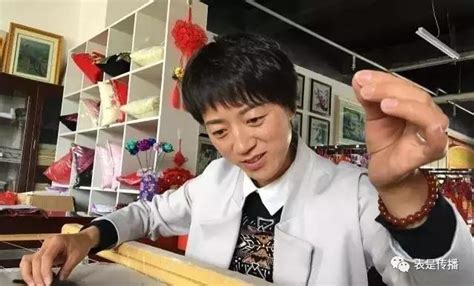 妹子10年三剪長發，用自己的頭髮繡「毛體書法」，高手在民間 每日頭條