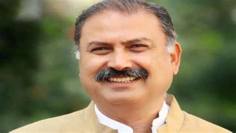 ऐसा क्या हुआ जो विधायक को लोगों ने मारा मुक्का पकड़ी कॉलर और दे दिया धक्का
