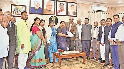 32 प्रतिशत से कम आरक्षण को सर्व आदिवासी समाज ने कहा अनुचित राज्यपाल