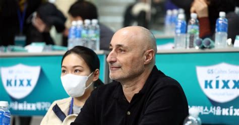 아본단자 흥국생명 새 감독은 배구 가족 아내는 세터 출신