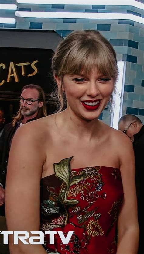 Taylor Swift Smiling Pretty