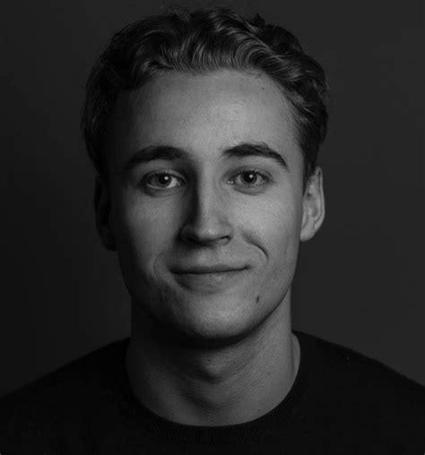 Nicklas Sienczak Knudsen Medium