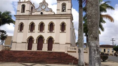 Vídeo coroinha é esfaqueado dentro de igreja na Bahia