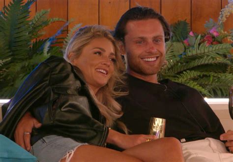 Love Islands Claudia Finally Clarifies Relationship With Casey