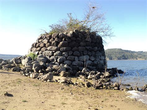 Nuraghe Urasala Sito Archeologico Civiltà Nuragica