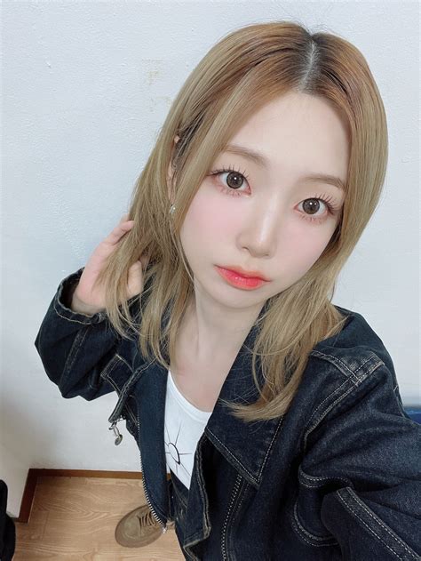 Rocket Punch 커뮤니티 포스트 좋은 밤 보내 켓치들 ️ 연희