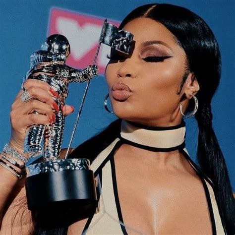 نیکی میناژ رپر و خواننده جنجالی آمریکایی زندگی شخصی هنری دایان