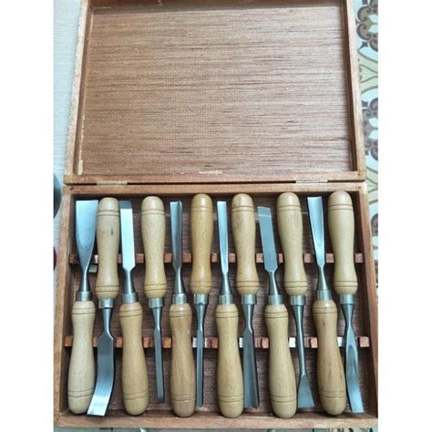 12 Dish Chisel Set With Sturdy Wooden Box Furniture And Home Living