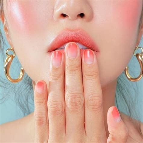 เล็บสีพีช Ombre ไล่เฉดง่ายๆ แต่ทาแล้วมือสวย Ladyissue เว็บรีวิวเครื่องสำอาง ชุมชนผู้หญิง ฮา