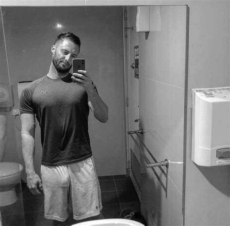 Locker Room Selfies Rcockoutline