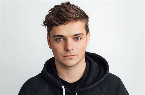 Martin Garrix Feat Bonn No Sleep