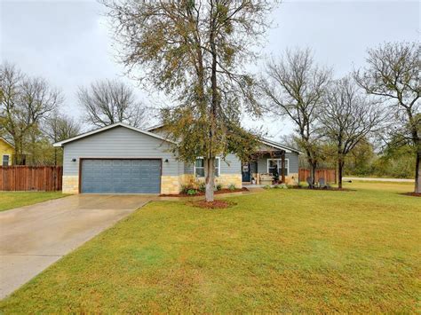 106 Ninole Ct Bastrop Tx 78602 House Rental In Bastrop Tx