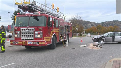 Driver Flees After Hitting Car And Losing Tire In Kelowna Globalnews Ca