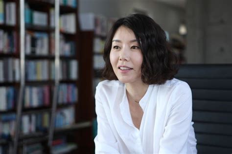 의 미란다를 닮은 여자 안은영의 『여자 생활 백서』 예스24 채널예스 예스24 채널예스